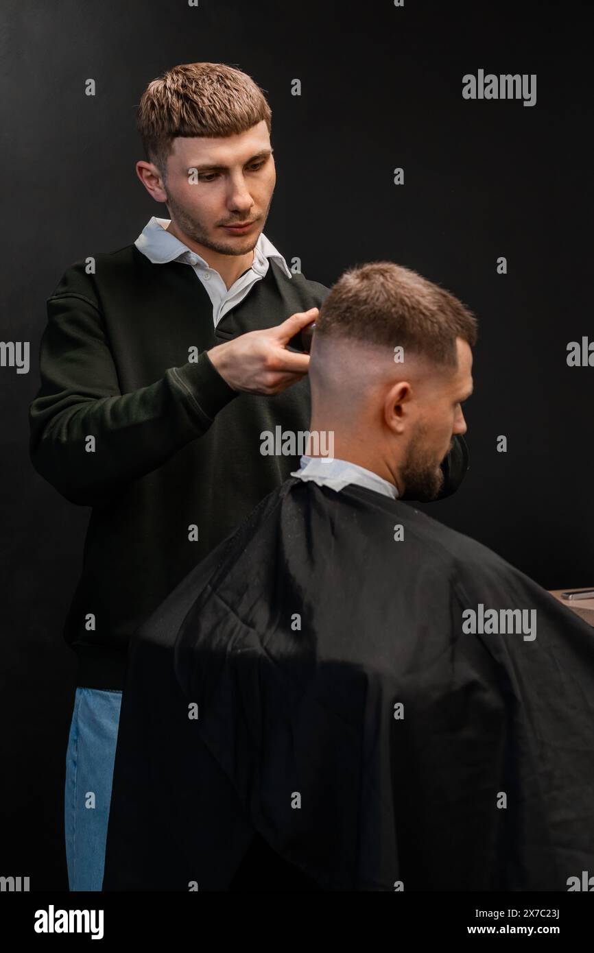 Man haircut clipper side view hi-res stock photography and images - Alamy