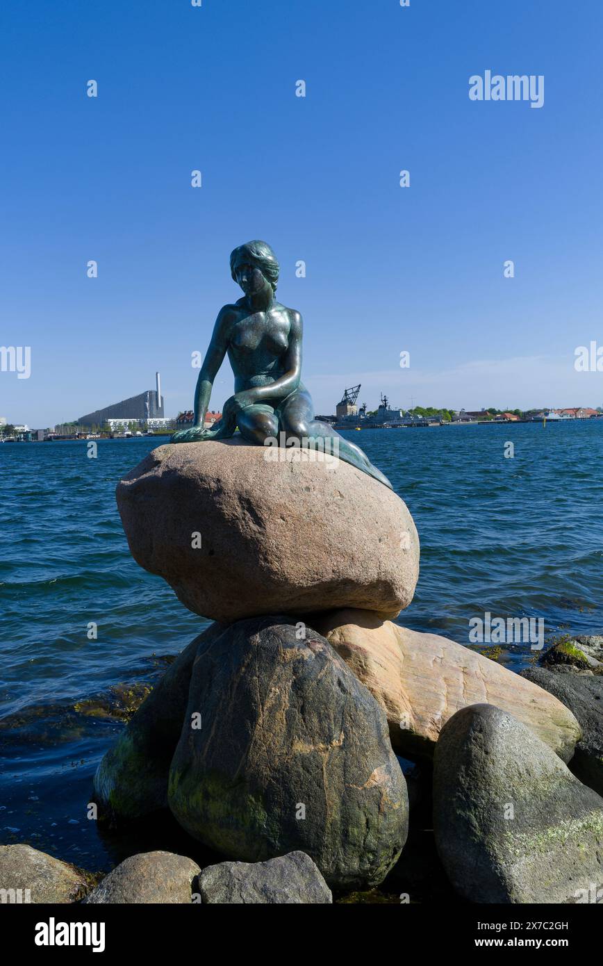 Sculptor edvard eriksen 1913 hi-res stock photography and images - Alamy