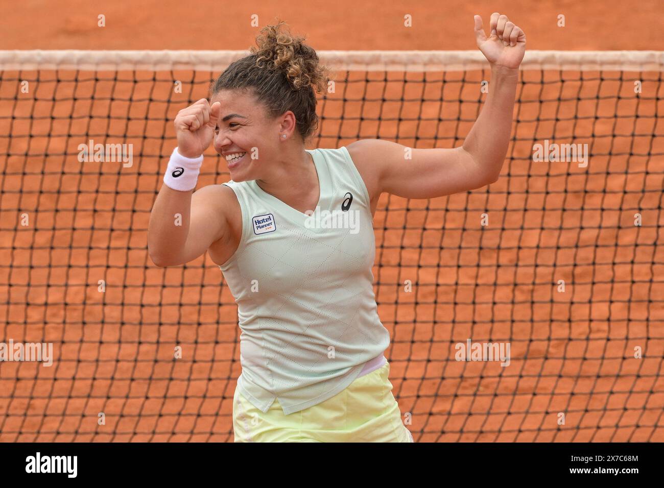 Rome, Italy. 19th May, 2024. Jasmine Paolini of Italy celebrates at the ...