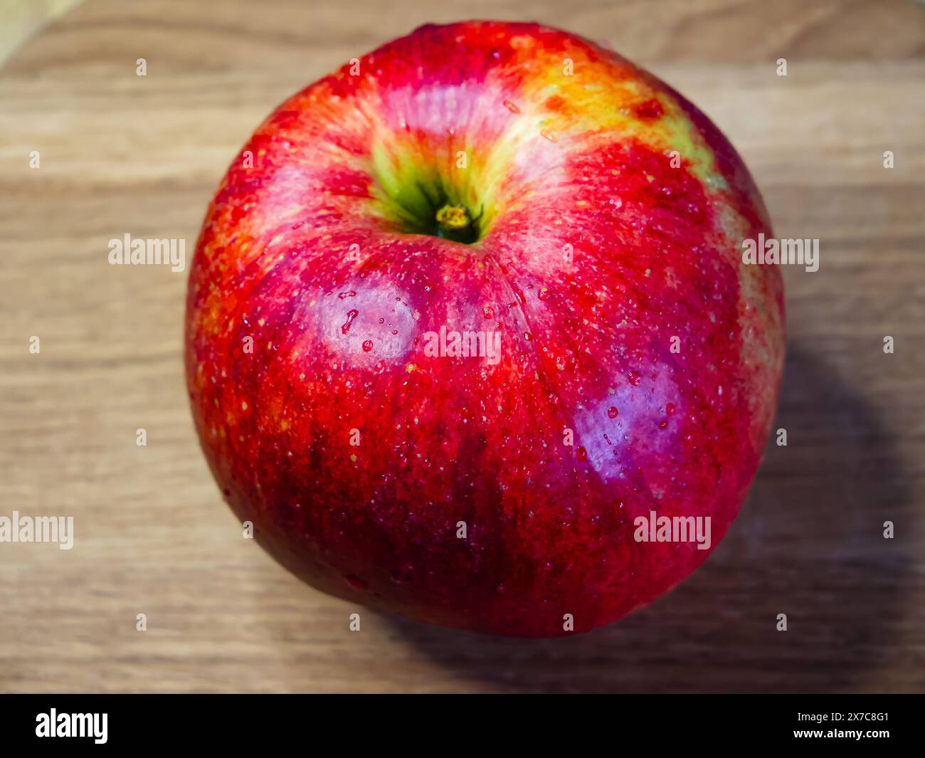 Hydrated Apple Skin. Water droplets on apple skin, conveying hydration ...