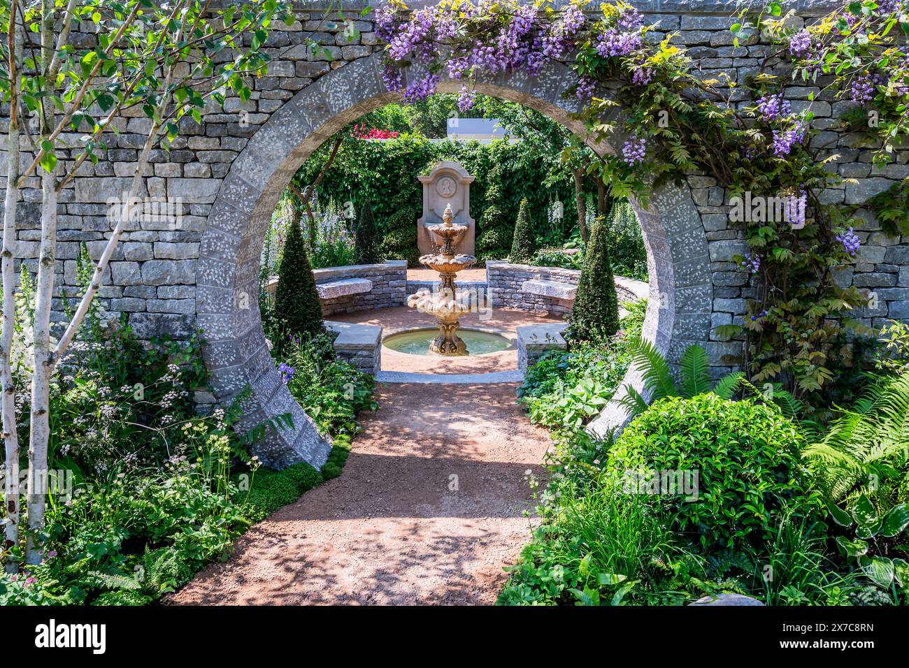 London, UK. 19th May, 2024. The Bridgerton Garden, Sponsor: Netflix ...