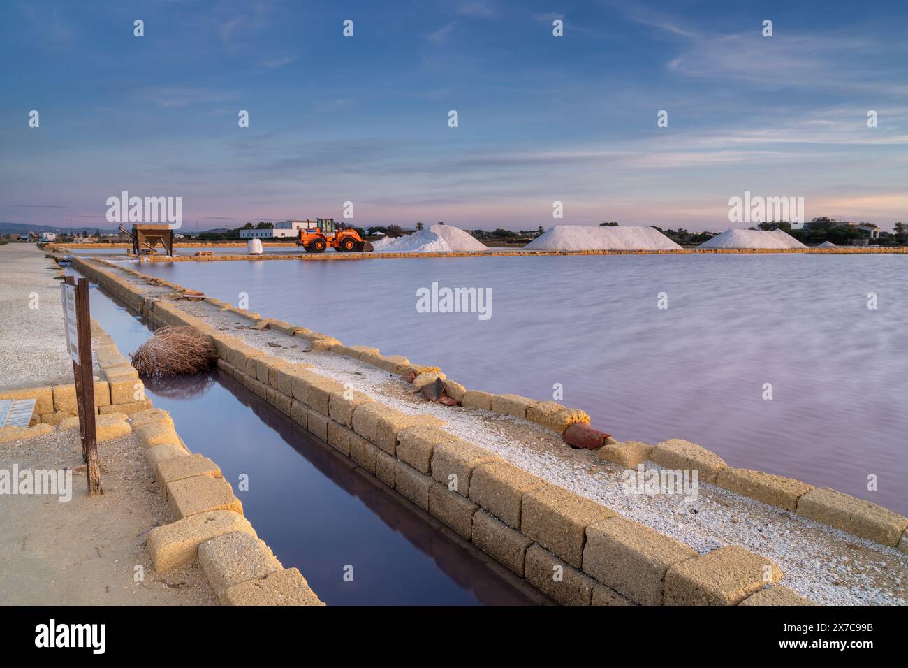 Pan basins hi-res stock photography and images - Alamy