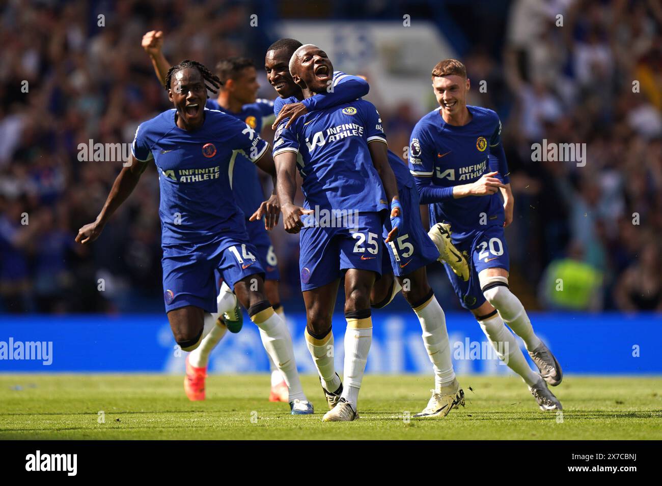Chelsea's Moises Caicedo (centre) celebrates scoring their side's first ...