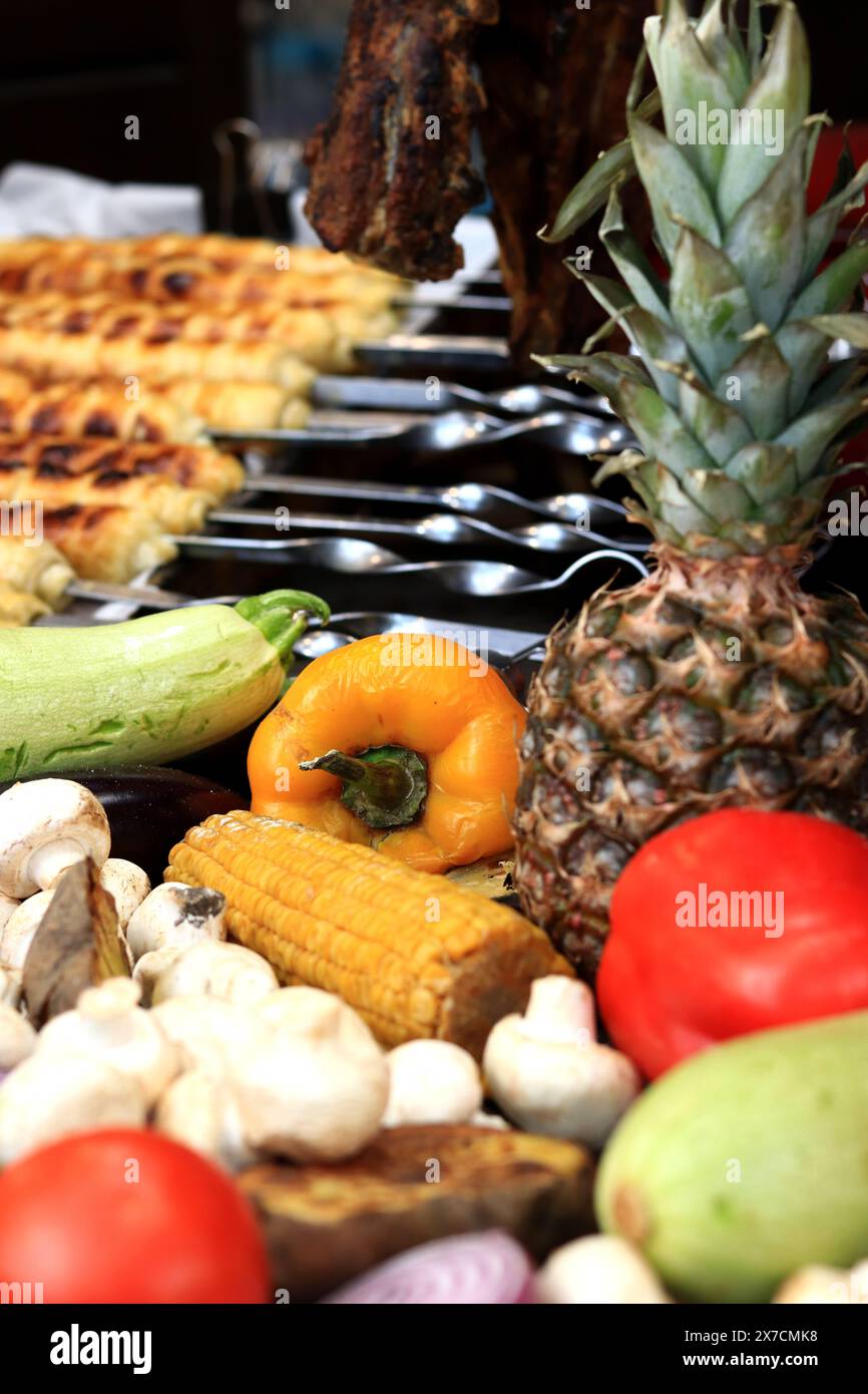 Outdoor food court hi-res stock photography and images - Alamy