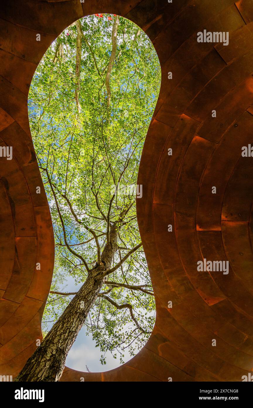 London, UK. 19th May, 2024. WaterAid Garden, Designer: Tom Massey & Je ...