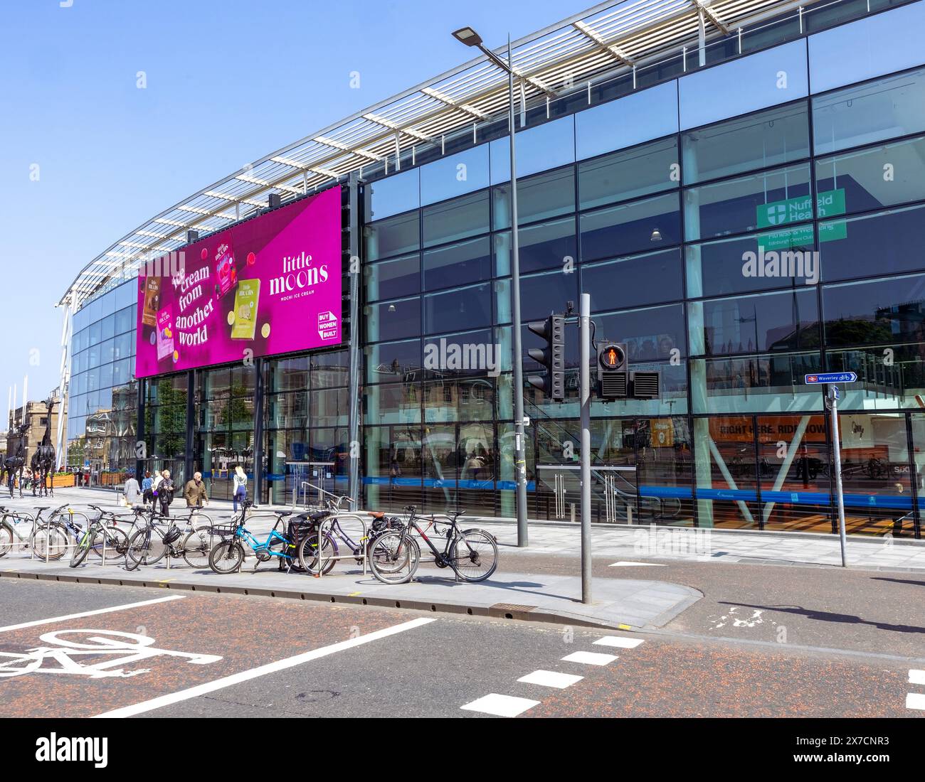 Omnie centre hi-res stock photography and images - Alamy