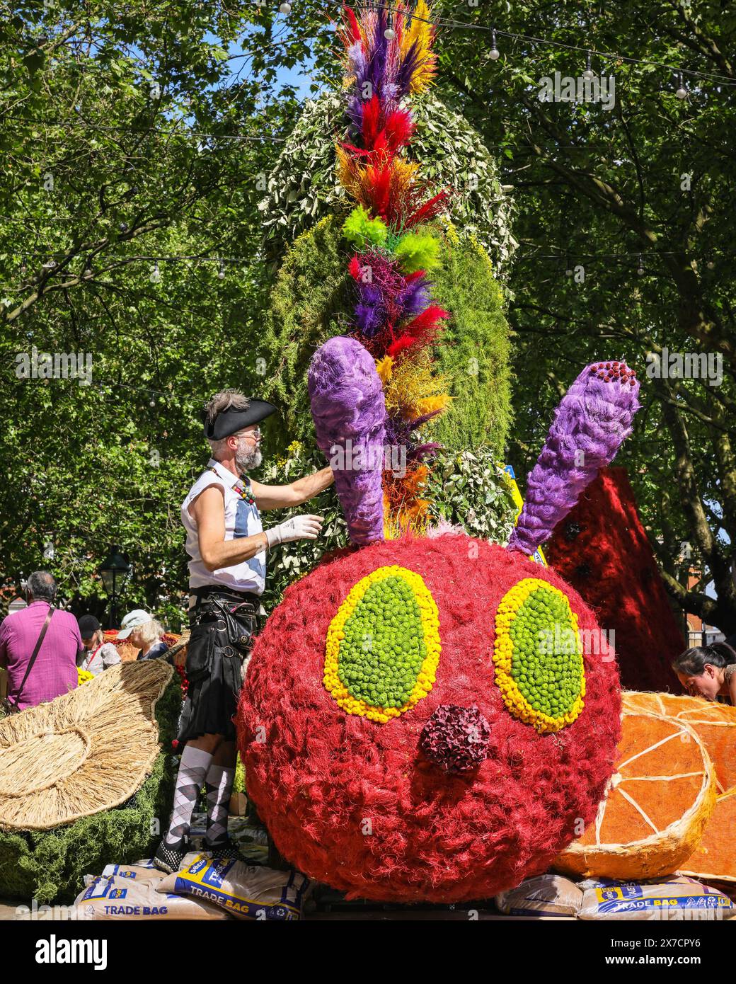 London, UK, 169th May 2024. Dutch florist and artist Henck Röling, as ...