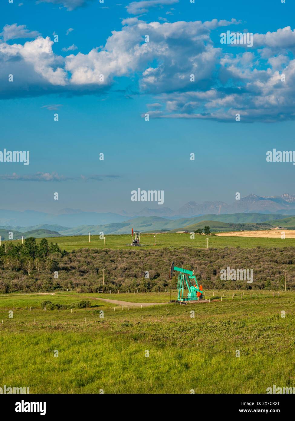 Alberta oil rig hi-res stock photography and images - Alamy