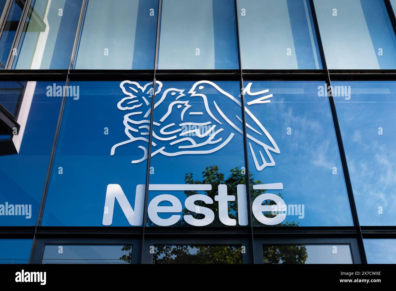 Nestle group hi-res stock photography and images - Alamy