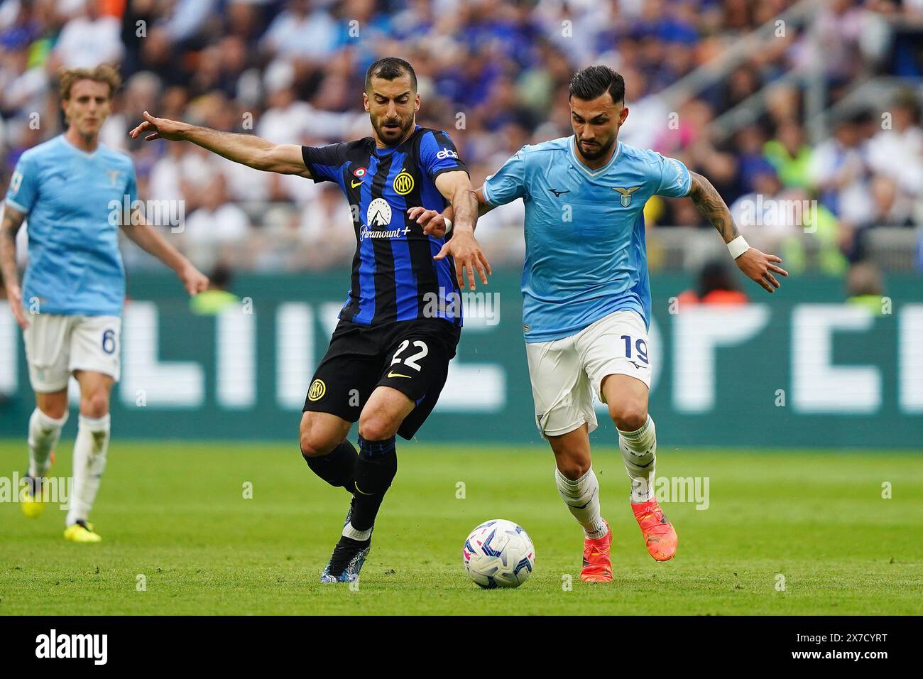 Milan, Italia. 19th May, 2024. Inter's Henrikh Mkhitaryan fight for the ...