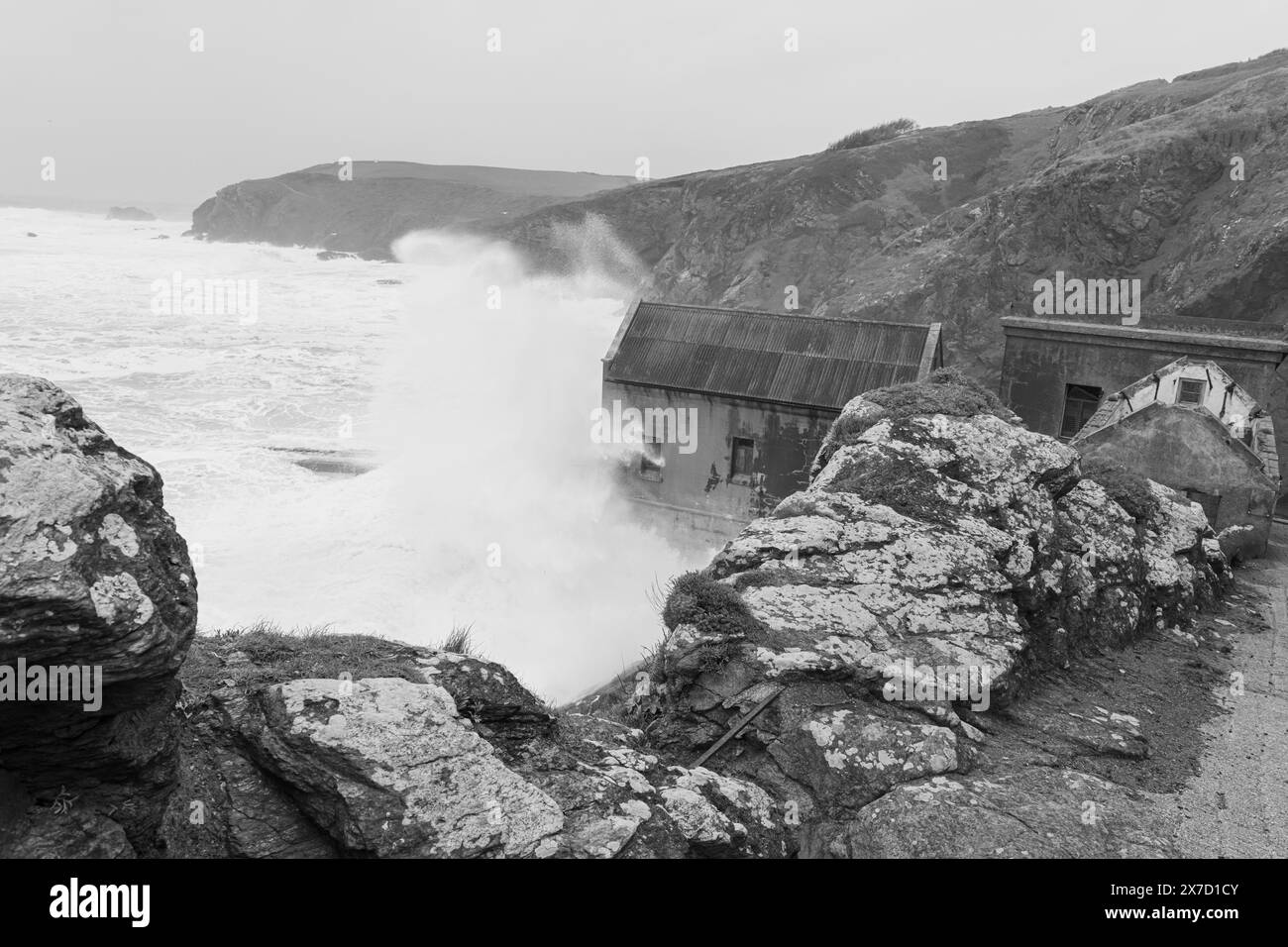 Rough seas at the Lizard Point in Cornwall during storm Kathleen on ...