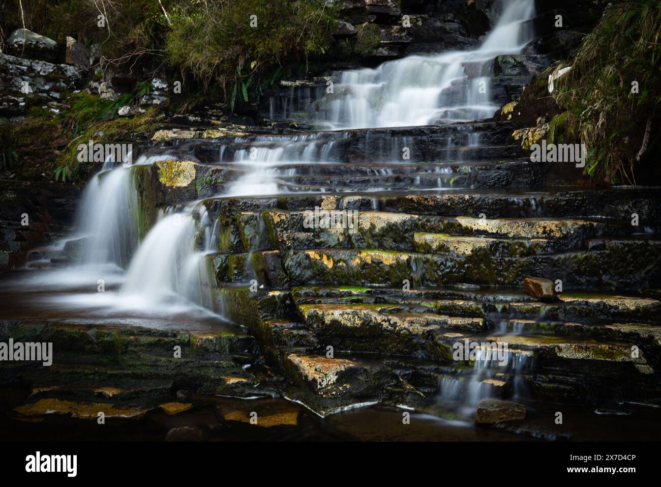 Full spate hi-res stock photography and images - Alamy