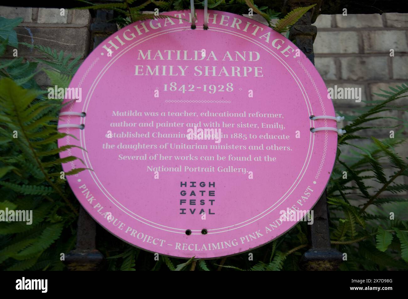 Emily sharpe hi-res stock photography and images - Alamy