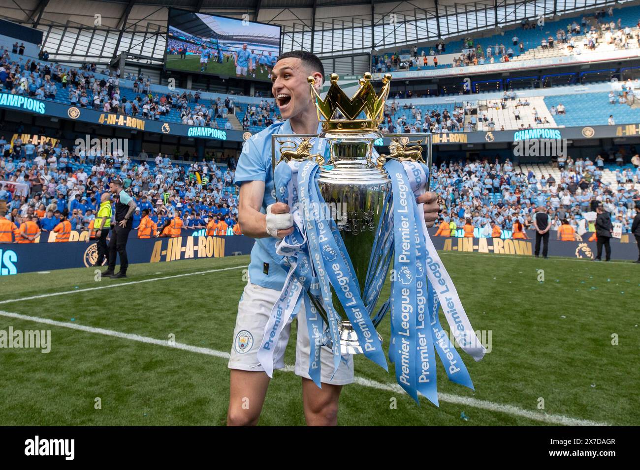 Phil foden premier trophy hi-res stock photography and images - Alamy