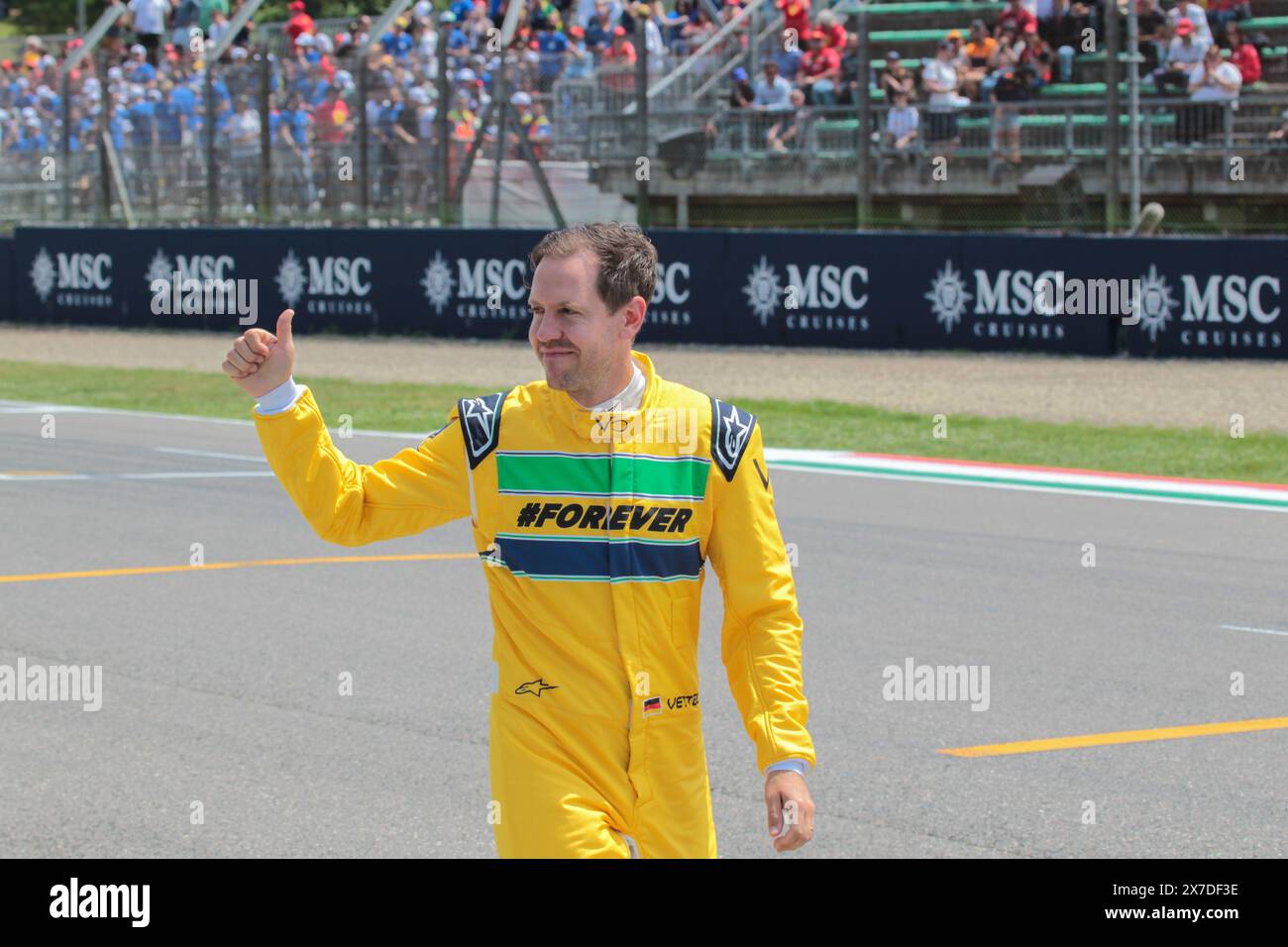 Sebastian Vettel (GER) Former F1 Drivers, tribute to Ayrton Senna with ...