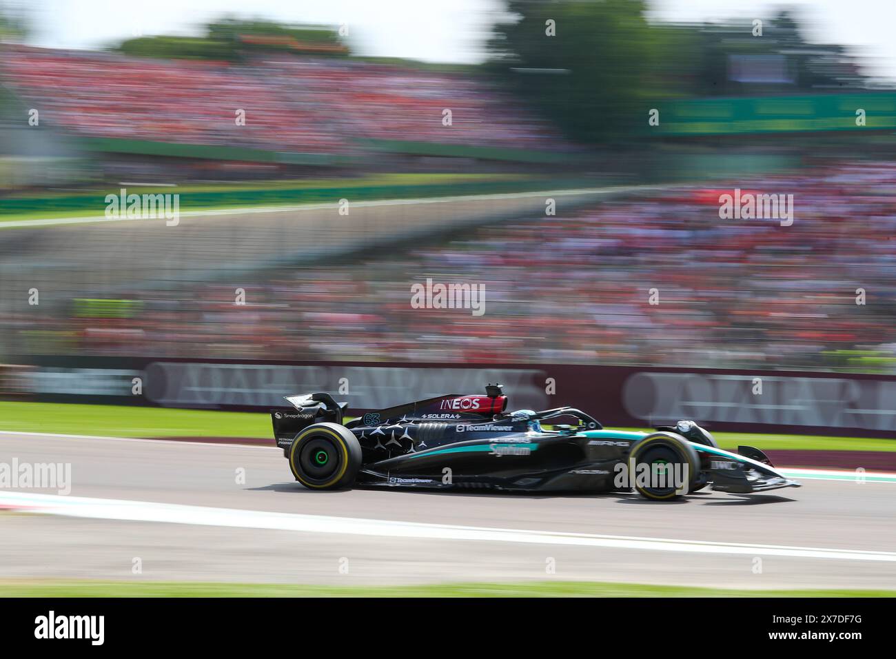 Lewis Hamilton (GBR) - Mercedes-AMG PETRONAS F1 Team - Mercedes W15 ...