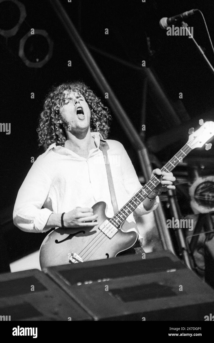 NIGEL CLARK, DODGY, GLASTONBURY 95: Singer Nigel Clark of the band ...