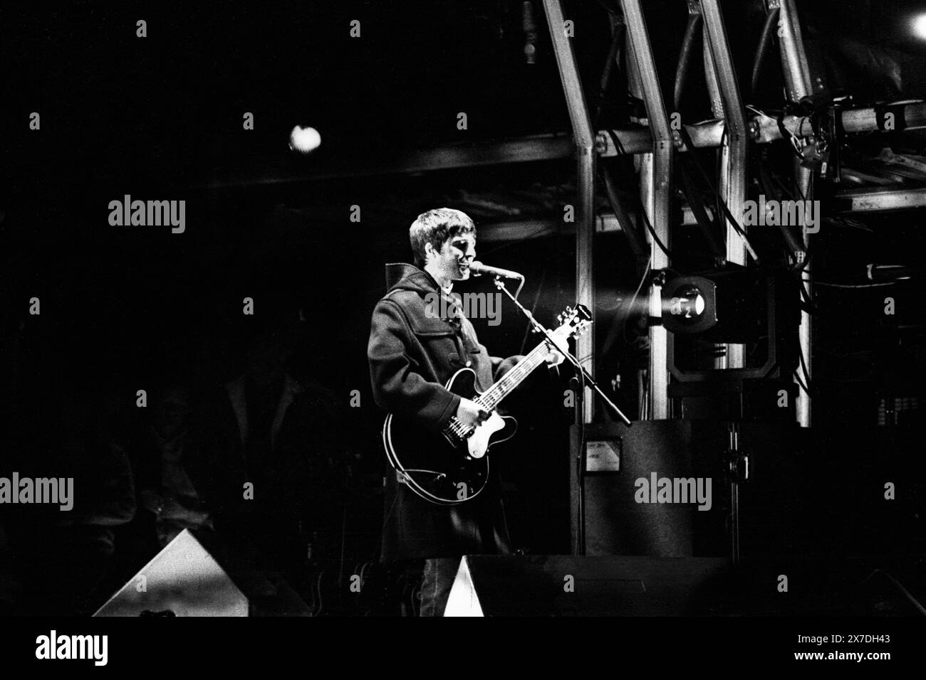 Oasis band 1995 Black and White Stock Photos & Images - Alamy