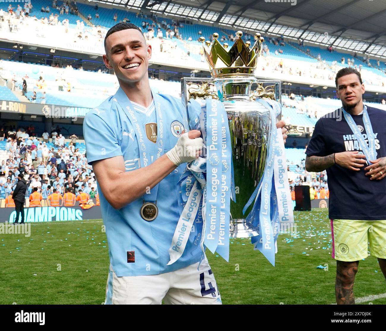 Phil foden premier trophy hi-res stock photography and images - Alamy
