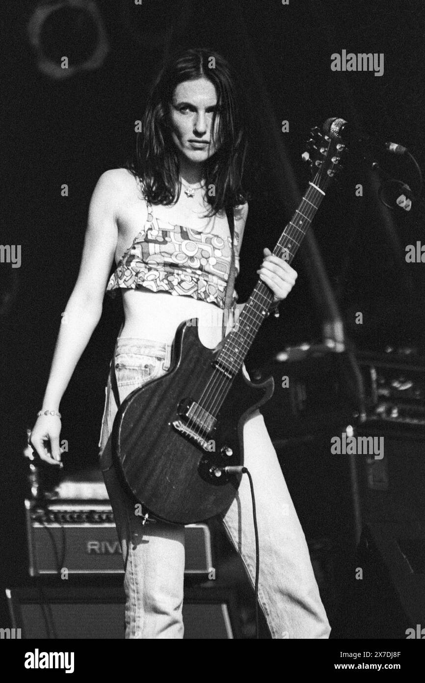 NINA GORDON, VERUCA SALT, GLASTONBURY FESTIVAL, 1995: Singer and ...