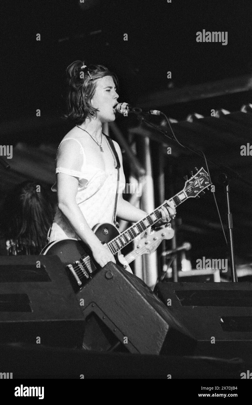 LOUISE POST, VERUCA SALT, GLASTONBURY FESTIVAL, 1995: Singer and ...