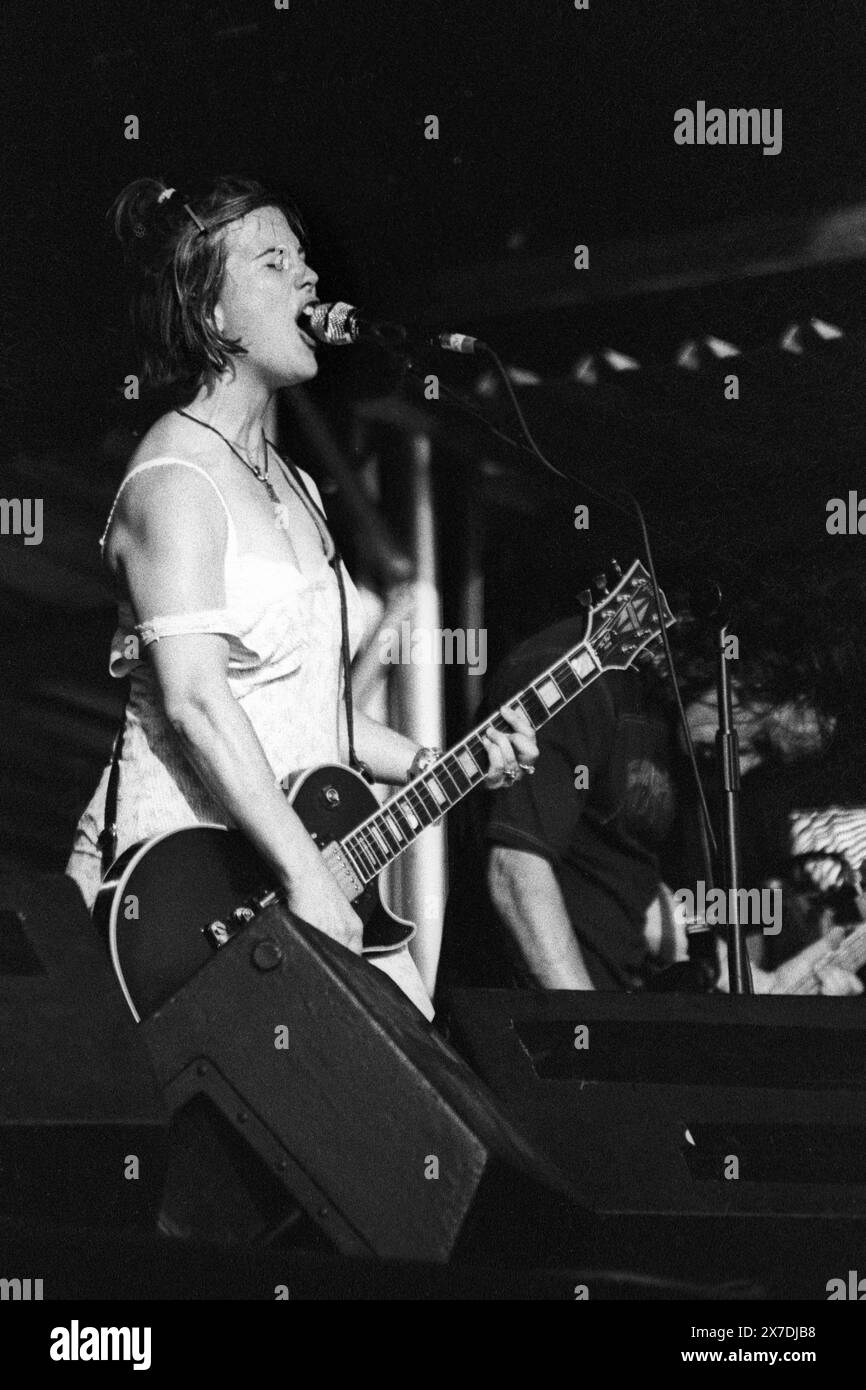 LOUISE POST, VERUCA SALT, GLASTONBURY FESTIVAL, 1995: Singer and ...