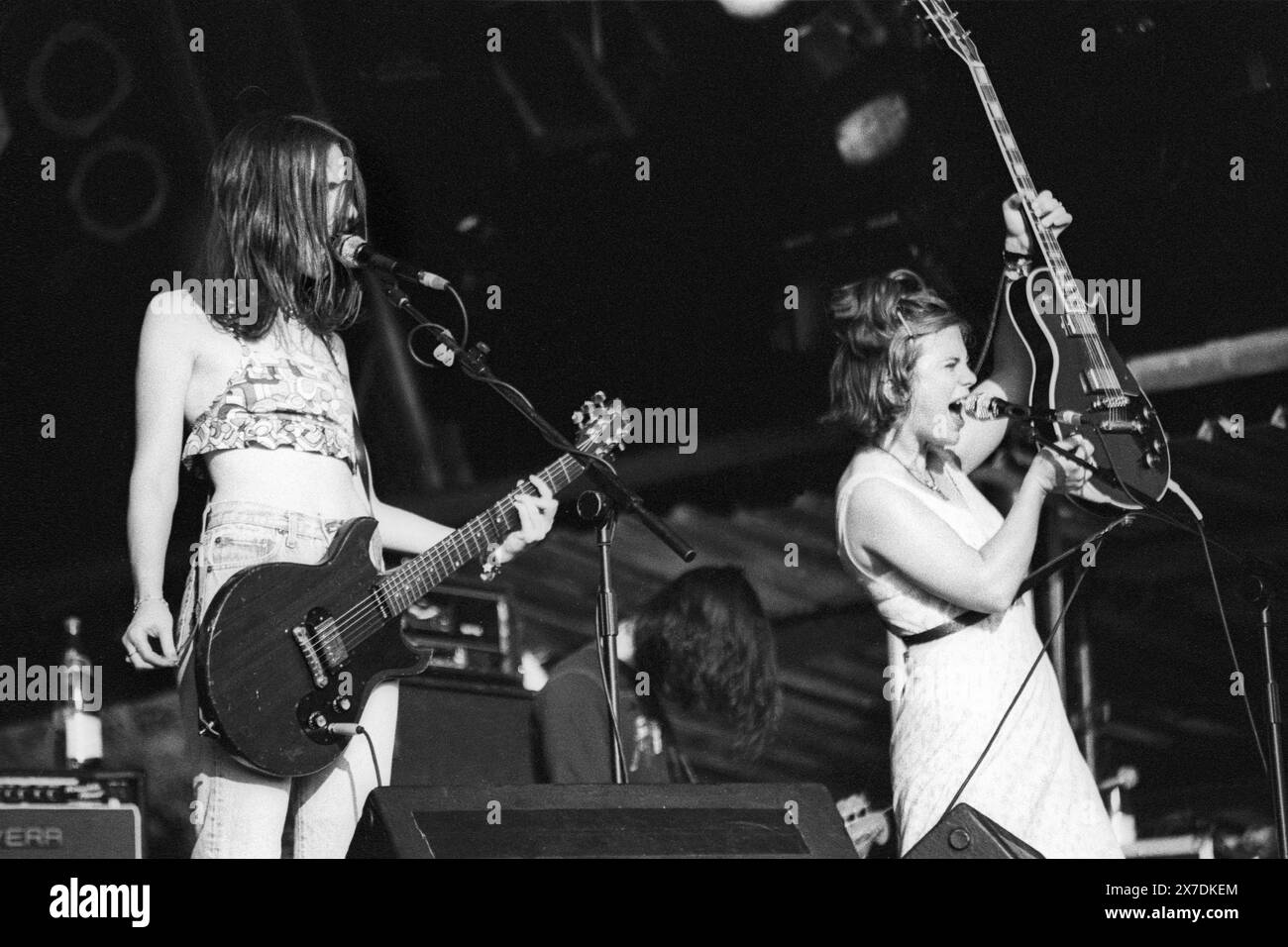 NINA GORDON, LOUISE POST, VERUCA SALT, GLASTONBURY FESTIVAL, 1995 ...