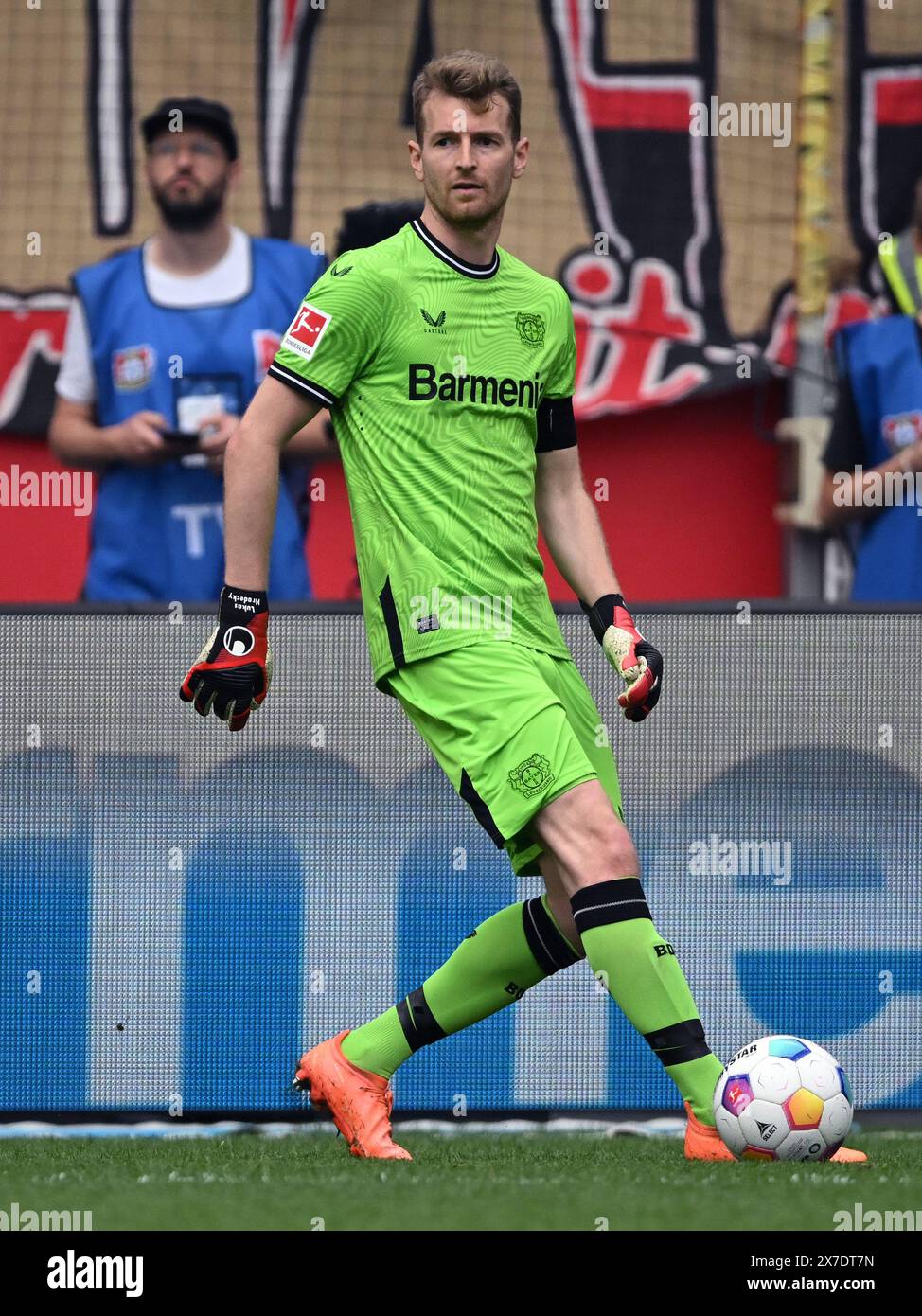 LEVERKUSEN - Bayer 04 Leverkusen goalkeeper Lukas Hradecky during the ...
