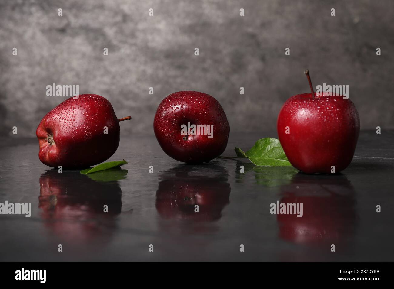 Wet red apples on hi-res stock photography and images - Alamy