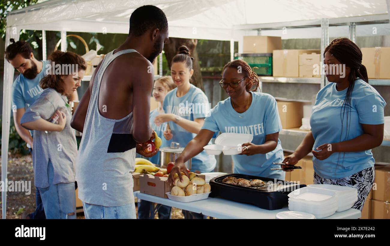 At homeless shelter, humanitarian aid group is involved in distribution ...