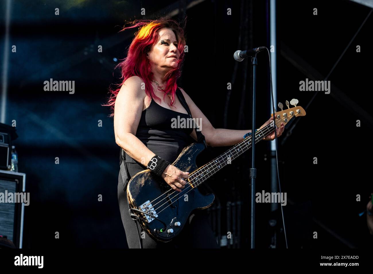 Jennifer Finch of L7 performs during Sonic Temple Art and Music ...