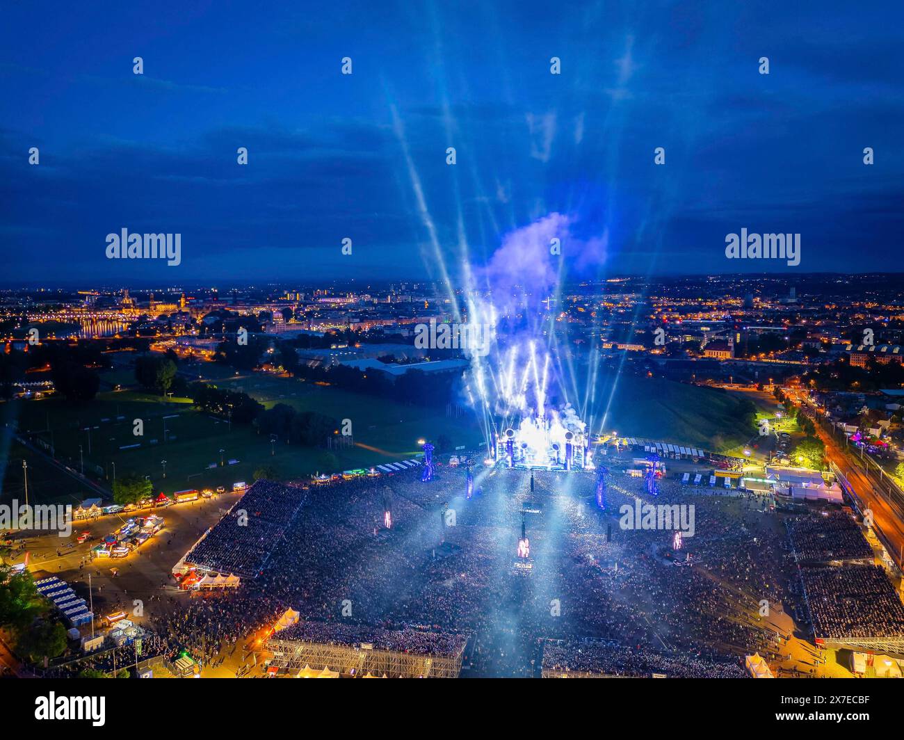 A total of around 200, 000 people attended the 4 concerts by the German ...