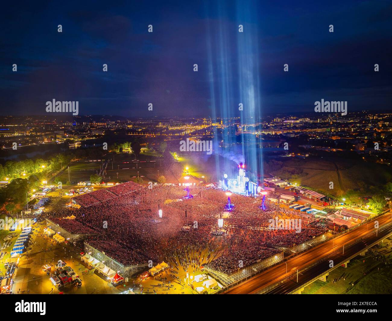 A total of around 200, 000 people attended the 4 concerts by the German ...