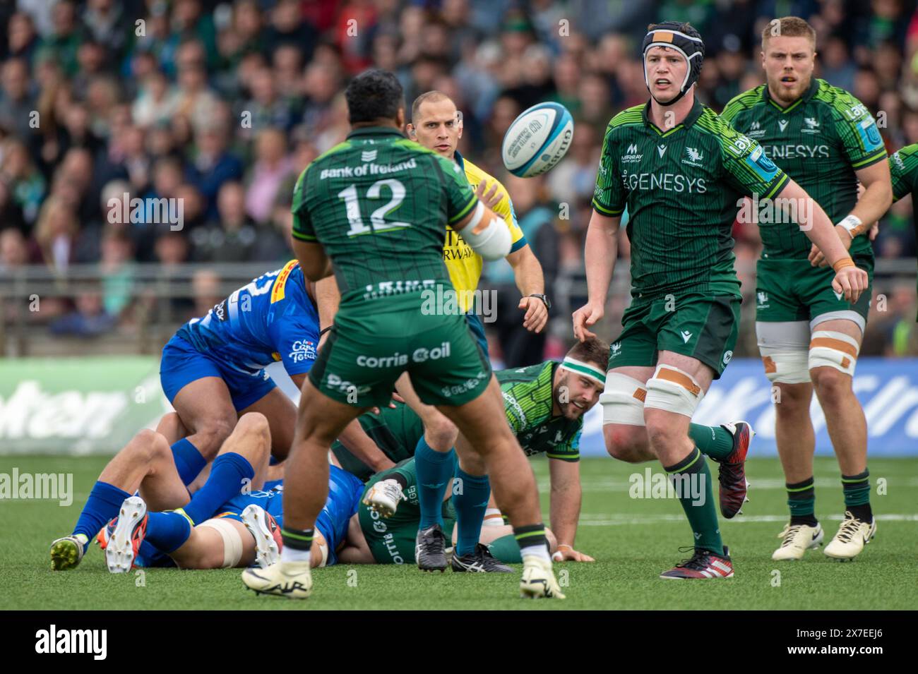 Galway, Ireland. 19th May, 2024. Darragh Murray of Connacht passes the ...