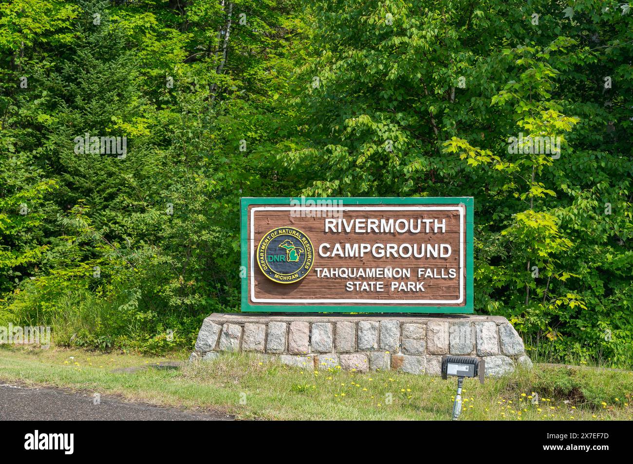 Paradise, MI - August 9, 2023: Rivermouth Campground Sign at ...