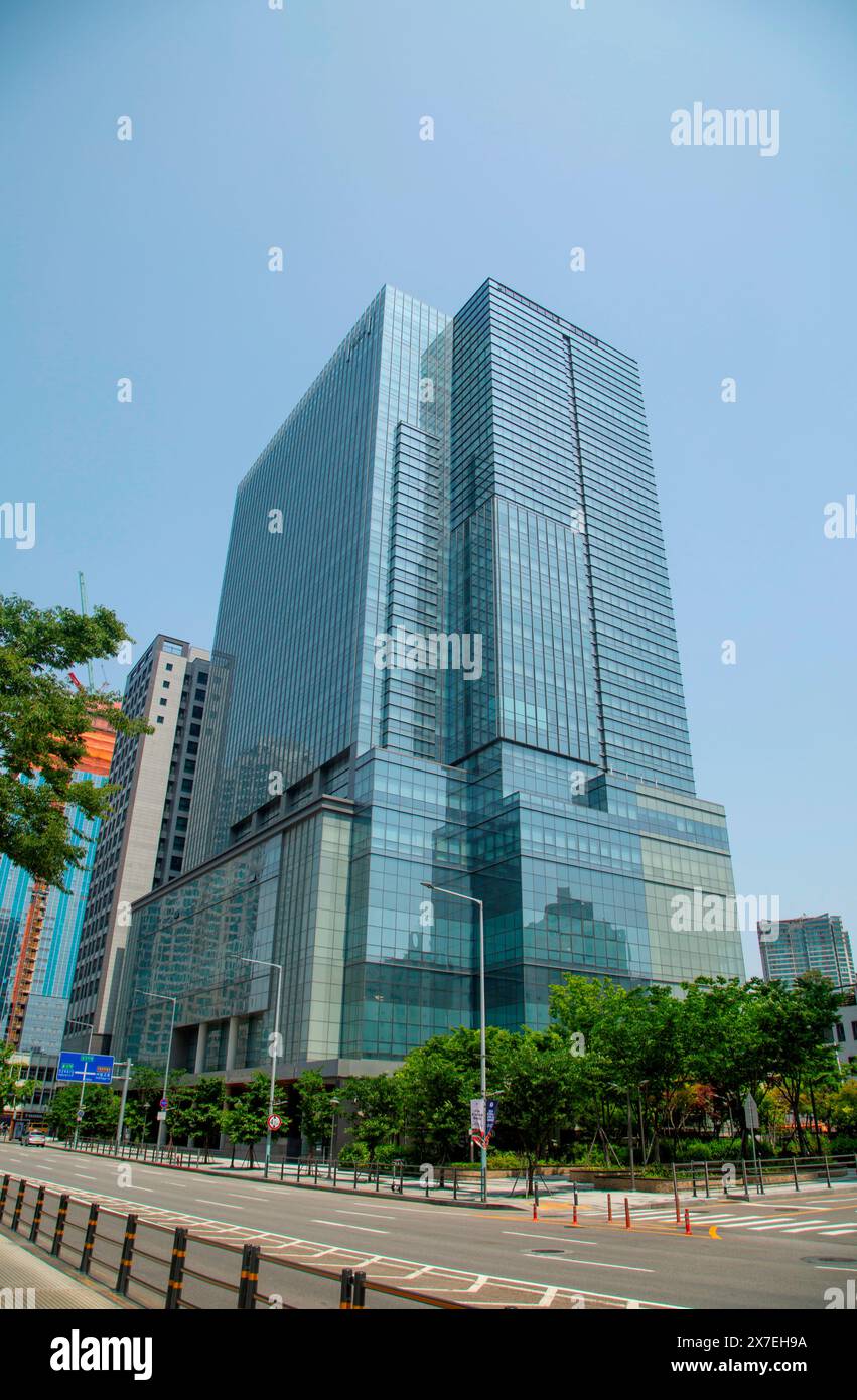 Hybe, May 9, 2024 : The headquarters building of the K-pop powerhouse ...