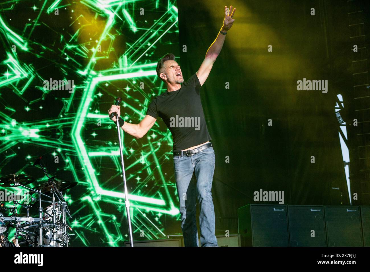 Nick Hexum of 311 performs during Sonic Temple Art and Music Festival ...