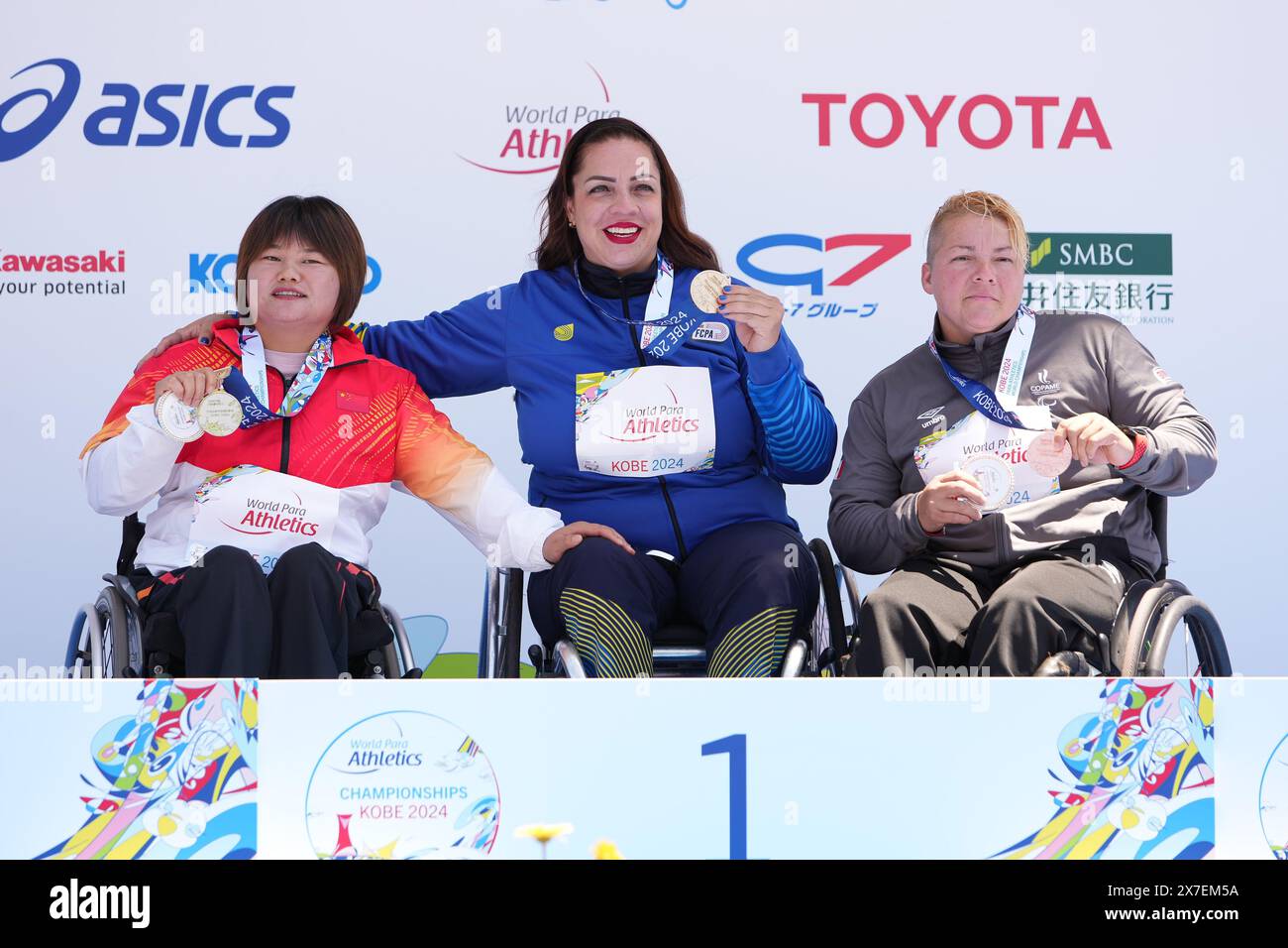 Hyogo, Japan. 18th May, 2024. (L-R) DONG Feixia (CHN), CASTANO SALAZAR ...