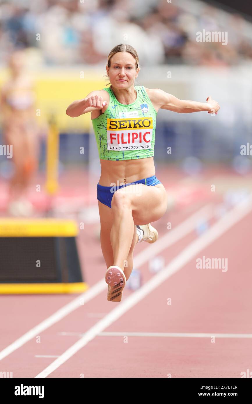 Grand national jump 2024 hi-res stock photography and images - Alamy