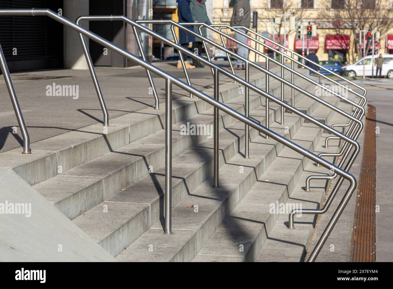 Stairs entrance metal railings hi-res stock photography and images - Alamy