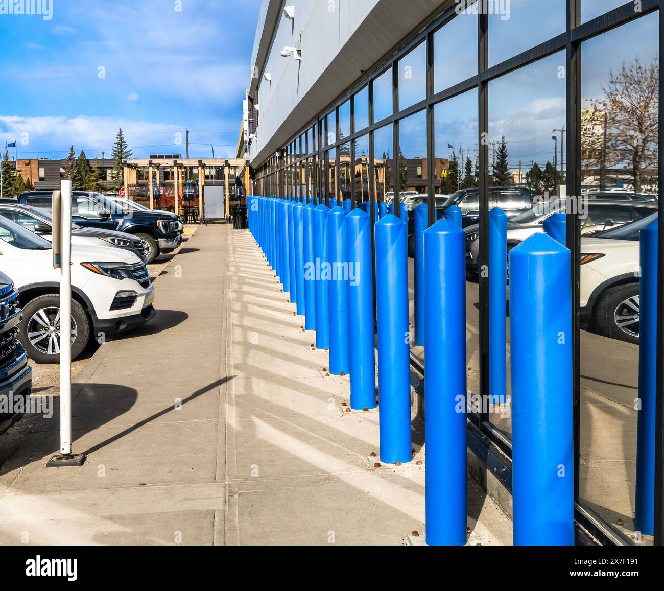 Parking poles hi-res stock photography and images - Alamy
