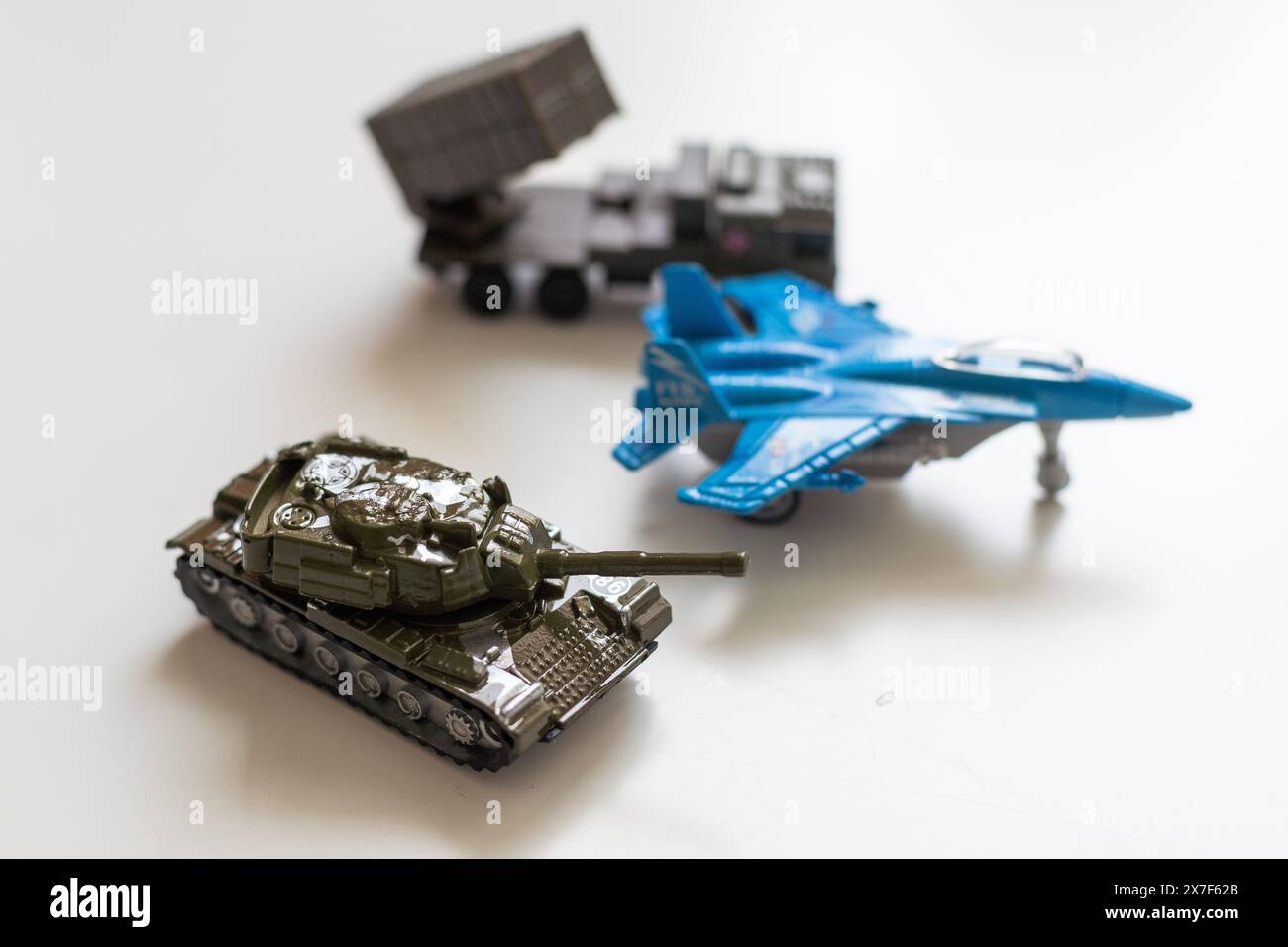 Models for assembly. Assembled scale models of military equipment, KIT ...