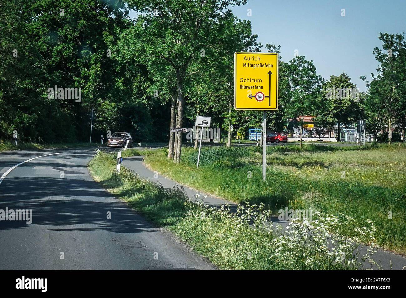 Verkehrszeichen landschaft hi-res stock photography and images - Alamy