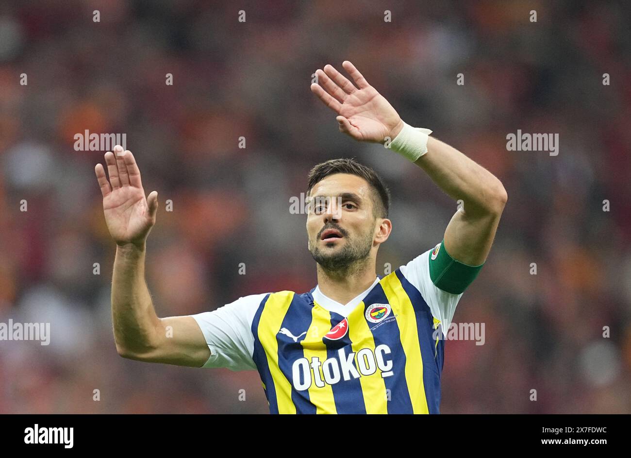 Dusan tadic fenerbahce hi-res stock photography and images - Alamy