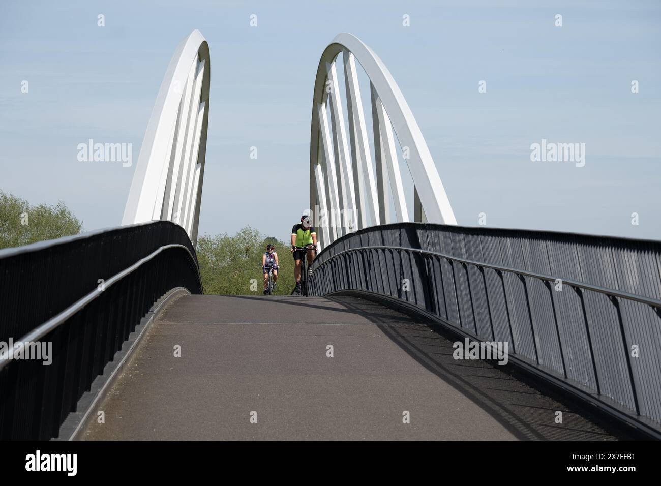 Cycling and footbridge hi-res stock photography and images - Alamy