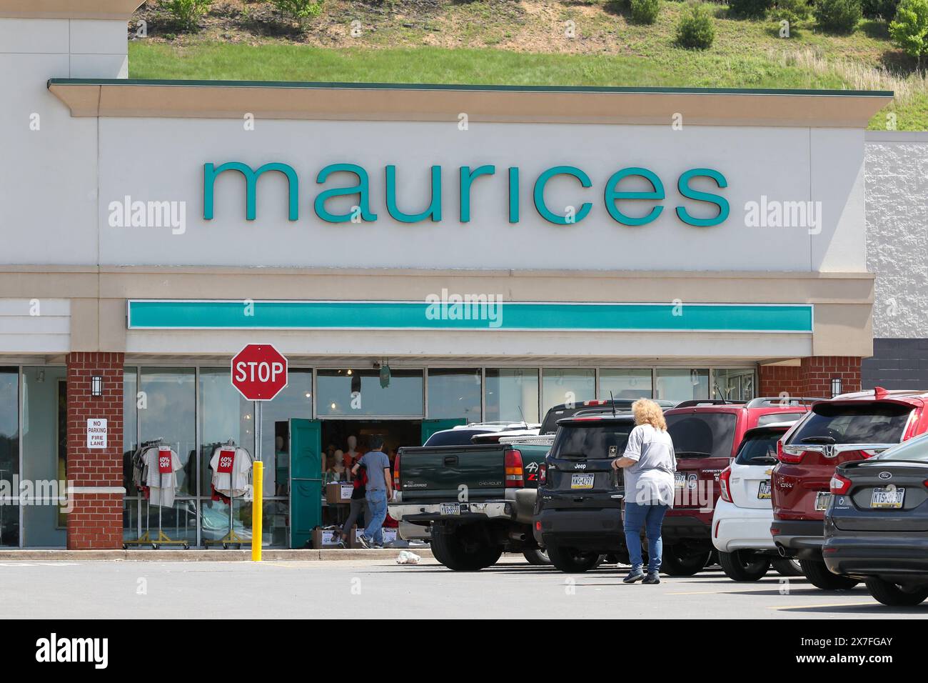 Maurices clothing hi-res stock photography and images - Alamy