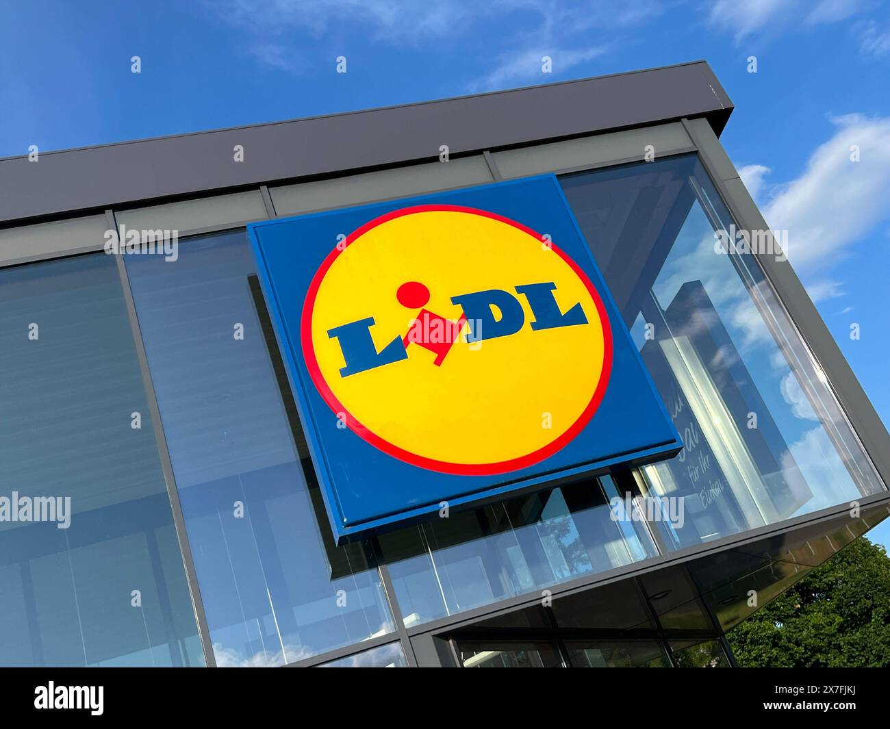 Außenwerbung LIDL Logo *** Outdoor advertising LIDL logo Copyright ...