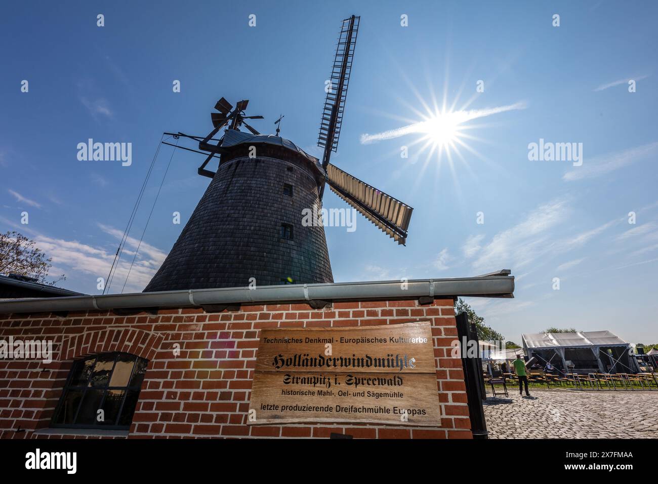 Straupitz, Germany. 20th May, 2024. A sign at the entrance to the ...