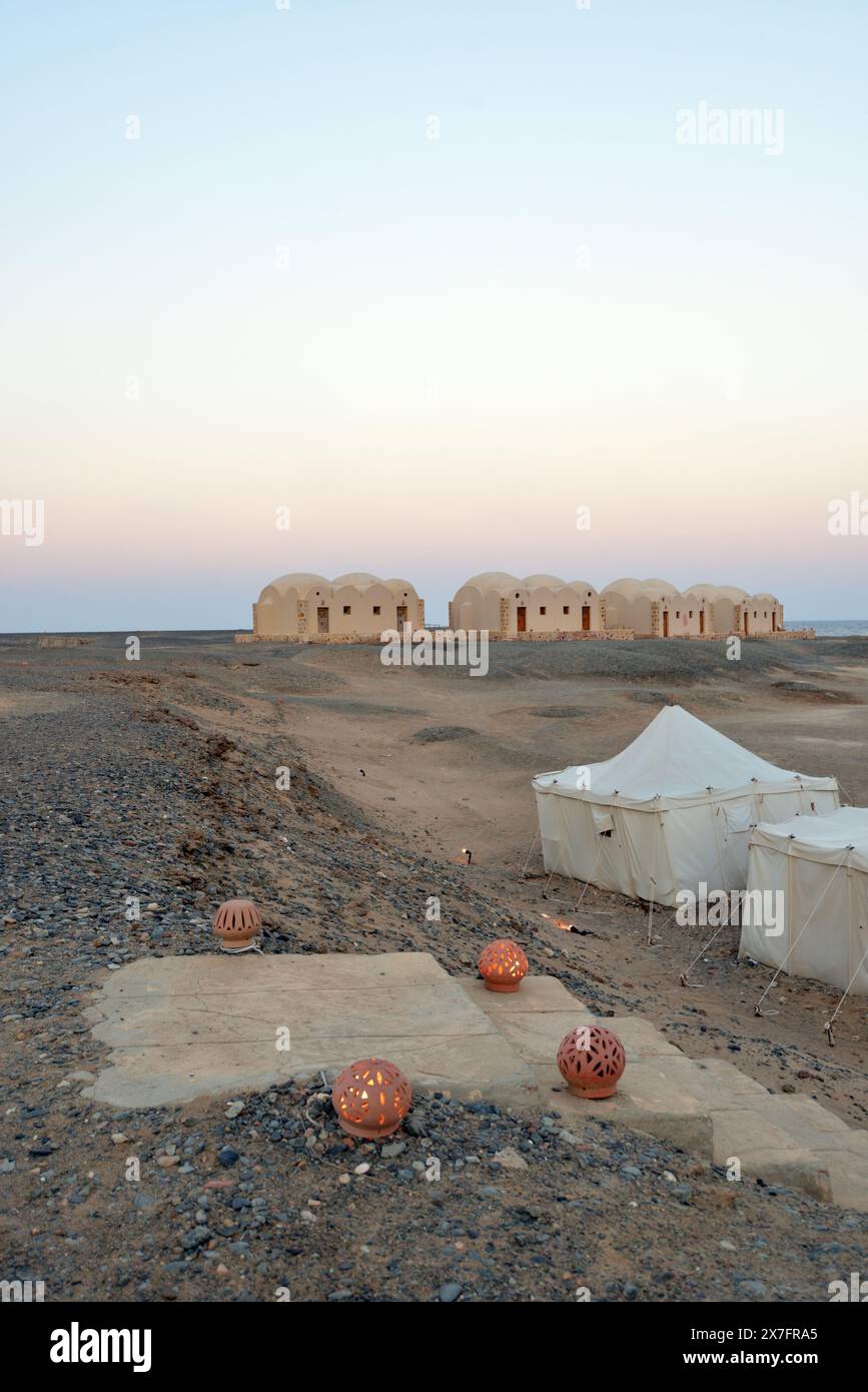 Houses of the Sahara desert Stock Photo - Alamy