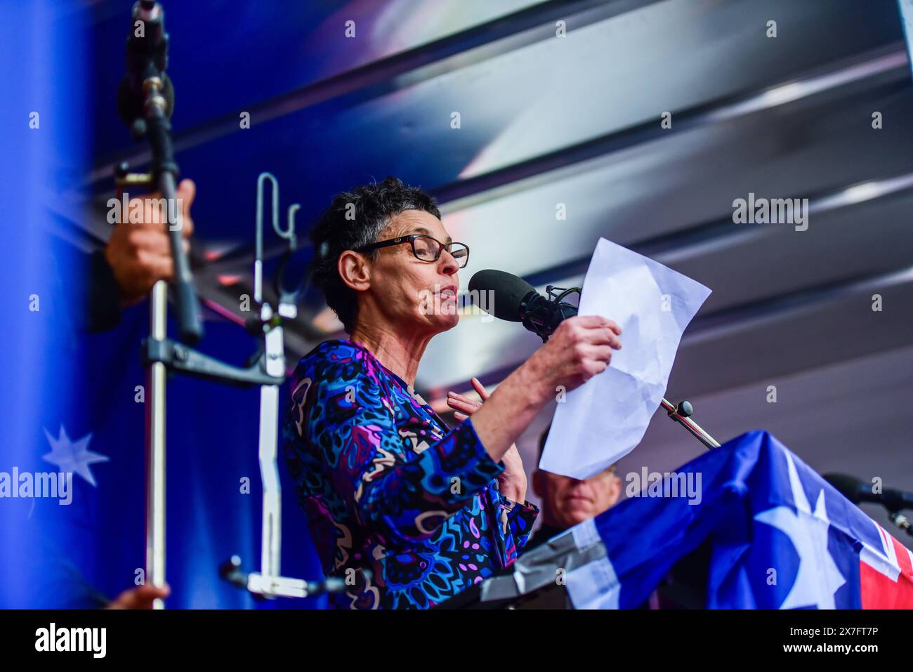 Deborah conway singer hi-res stock photography and images - Alamy